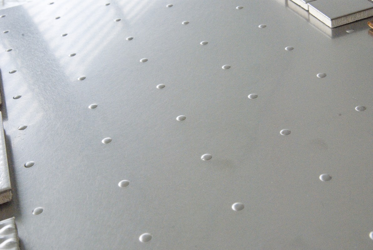 MET147-3 - MaterialDistrict