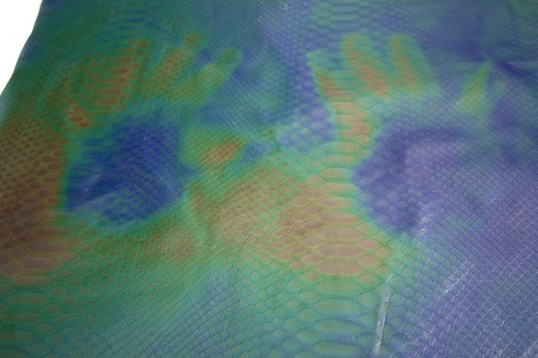 Liquid Crystal “Color-Change” Collection - MaterialDistrict