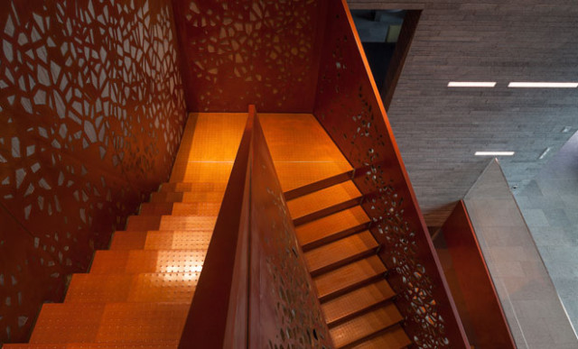 Folded copper staircase - MaterialDistrict