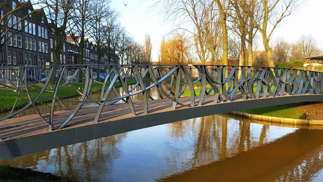 The Plastic Bridges of Rotterdam - MaterialDistrict