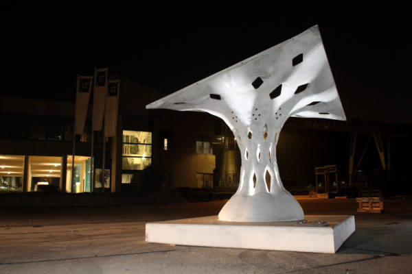 Fabric formwork column at Material Xperience 2017 - MaterialDistrict