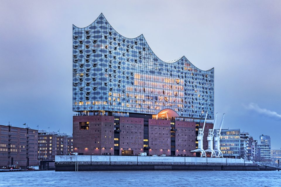 Elbphilharmonie Hamburg: a glass structure supported by a brick ...