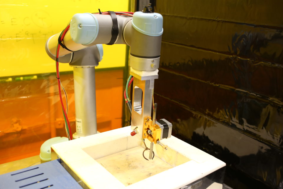 Human/machine collaboration to 3D print glass - MaterialDistrict