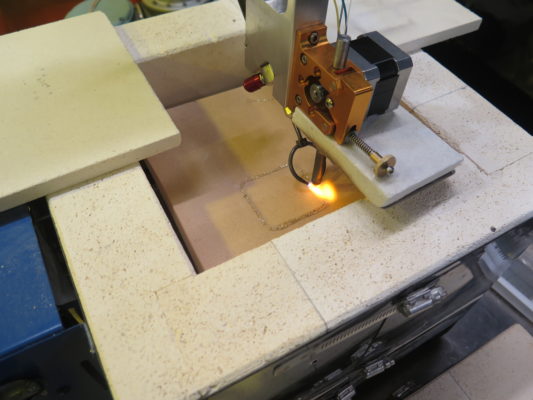 Human/machine collaboration to 3D print glass - MaterialDistrict