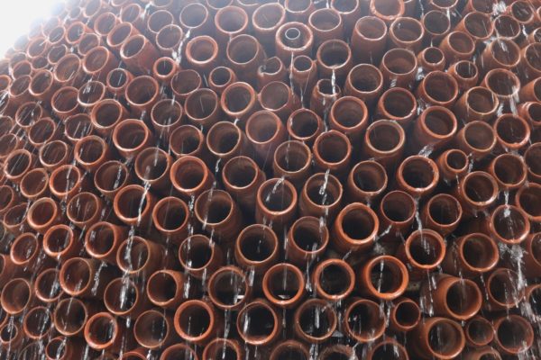 Terracotta cones and water make for low-tech air-conditioning ...