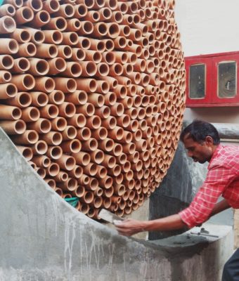 Terracotta cones and water make for low-tech air-conditioning ...