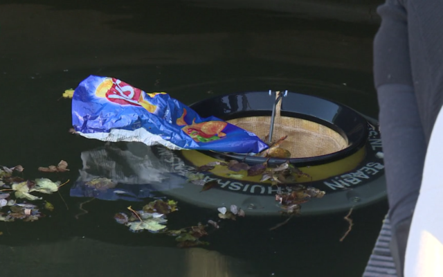 The Seabin Project cleans up the first marina in the Netherlands ...