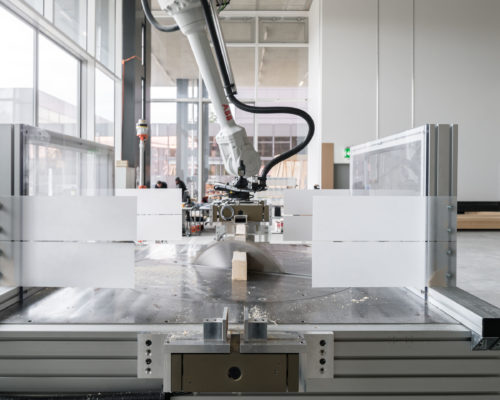 Building with robots using Spatial Timber Assemblies method ...