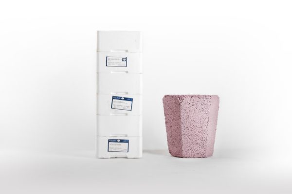 Turning polystyrene food transportation boxes into stools ...