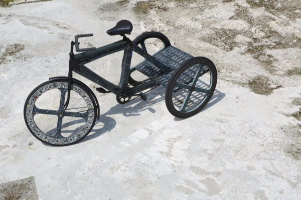 A modular tricycle made from recycled plastic waste - MaterialDistrict