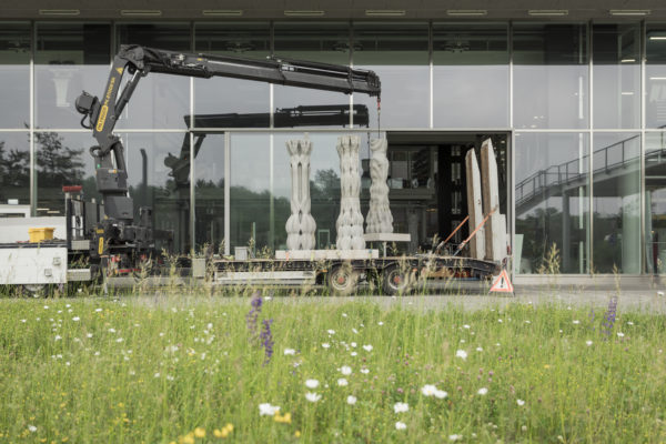 3D printed concrete columns - MaterialDistrict