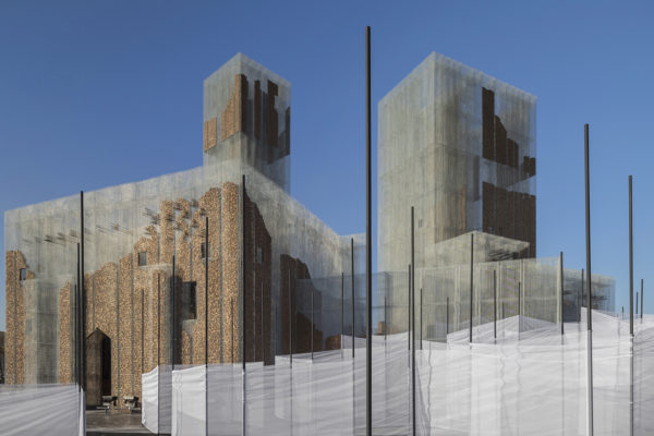 A ruin-inspired pavilion made of wire mesh and cork - MaterialDistrict