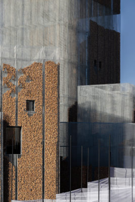 A ruin-inspired pavilion made of wire mesh and cork - MaterialDistrict