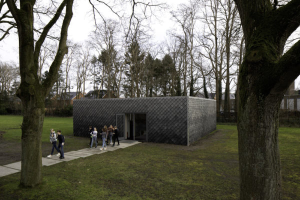 Façade cladding made of 100 per cent recycled plastic - MaterialDistrict