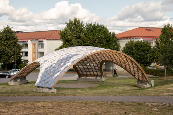 A timber and polycarbonate deployable grid shell - MaterialDistrict