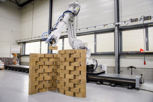 Robotic masonry with form freedom - MaterialDistrict