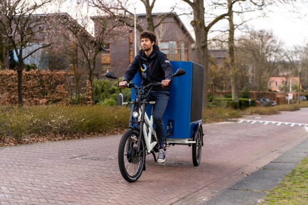 The world’s first self-charging solar cargo e-bike - MaterialDistrict