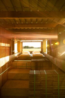 An overnight location made of borrowed materials - MaterialDistrict