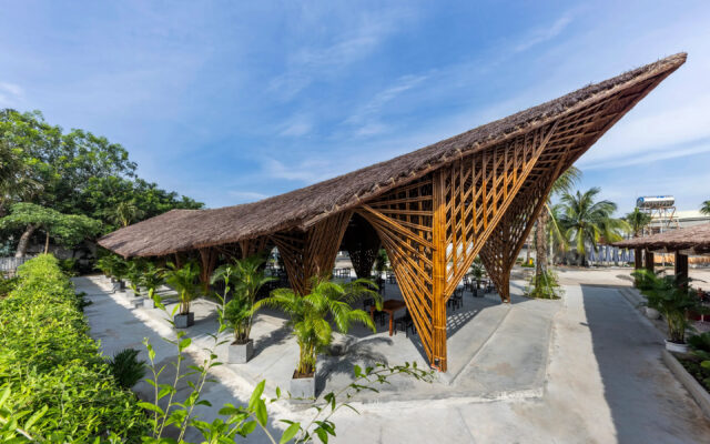 A dining hall made of bamboo - MaterialDistrict