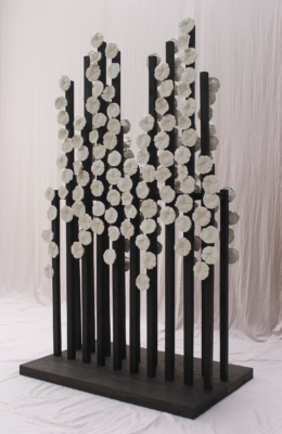 A room divider made of wood and eggshell ceramics - MaterialDistrict