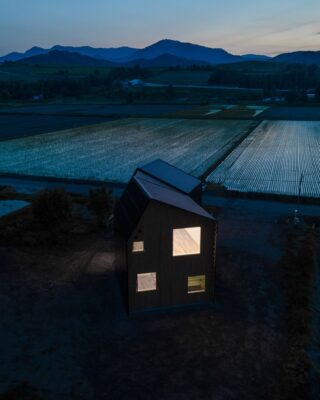 Modular Sustainable House in Japan Generates More Energy Than It ...