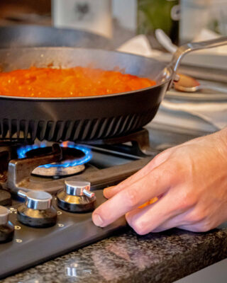 Aerospace-Inspired Frying Pan Halves Gas Consumption - MaterialDistrict