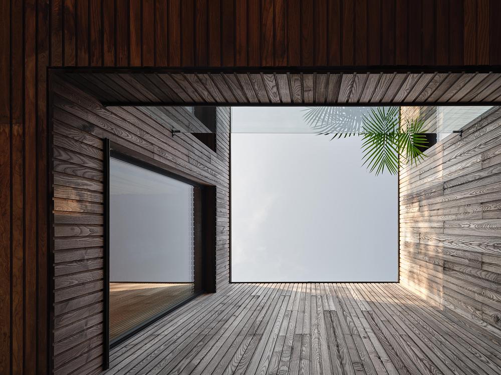 House of Monitors Integrates Light, Structure, and Material Strategy on ...