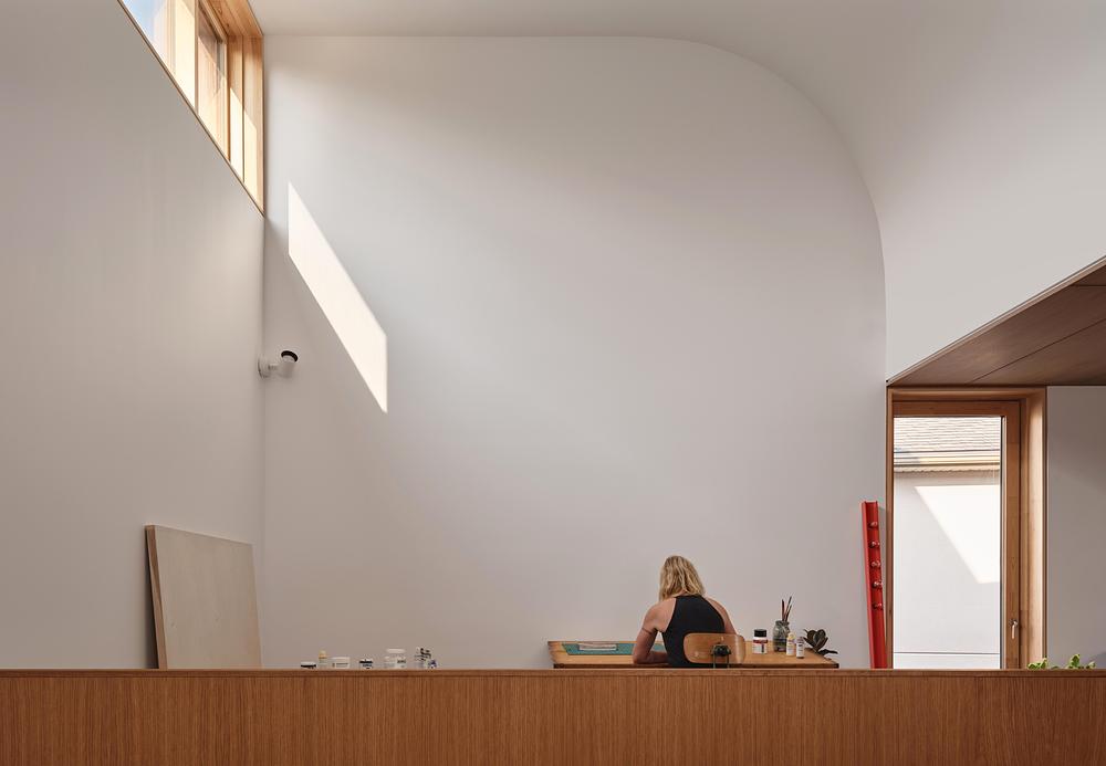 House of Monitors Integrates Light, Structure, and Material Strategy on ...