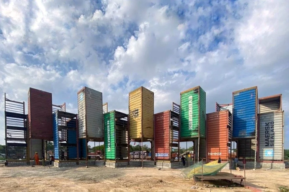 Shipping Containers And Earth Combine In Climate-Responsive Restaurant ...