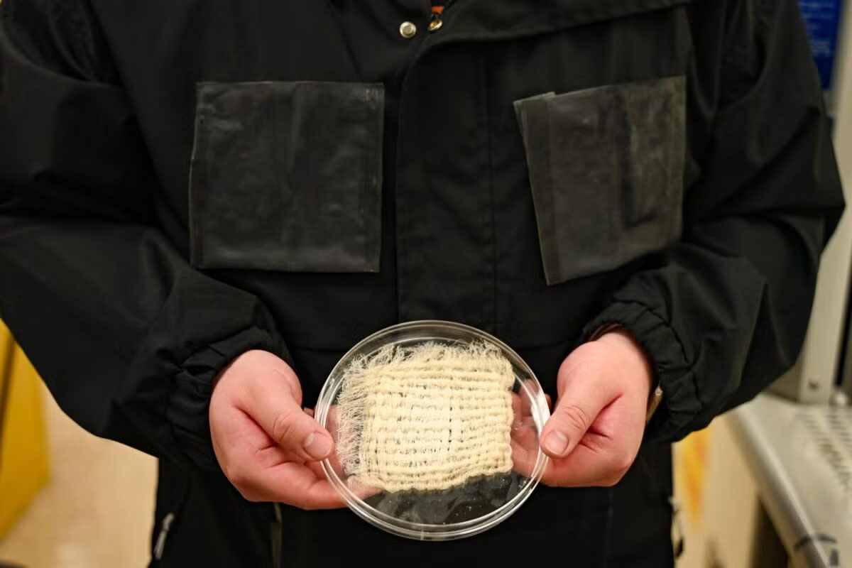 Wearable Textile Harvests Drinking Water From Air - MaterialDistrict